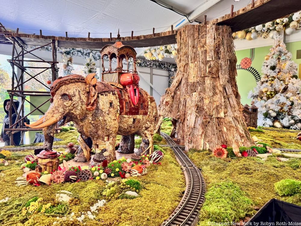 Lost Gilded Age Mansions are Rebuilt with Plants at NYBG Holiday Train ...