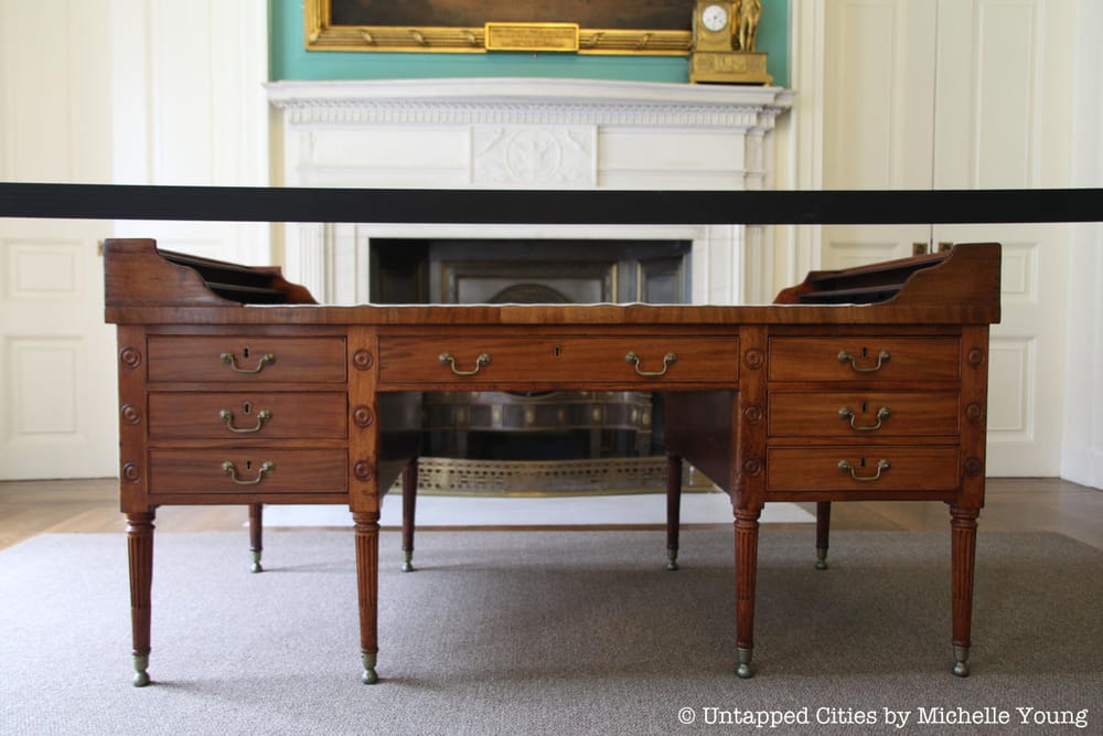 The Desk of George Washington Inside NYC City Hall's Governor Room ...