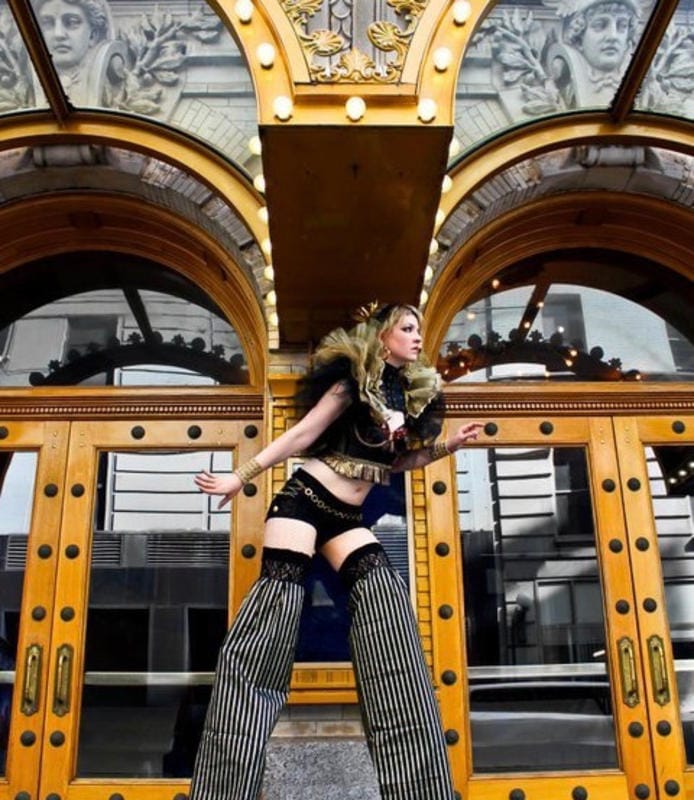 Create Mesmerizing Photographs of an NYC Performance Artist on Stilts ...