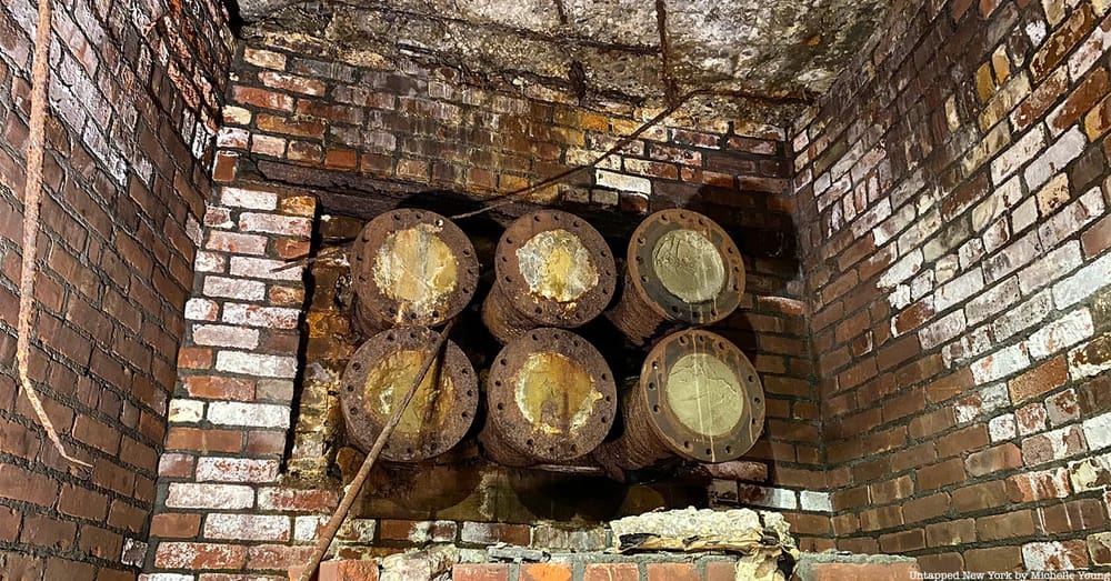 The Pneumatic Mail Tube Remnants in Old Chelsea Post Office - Untapped ...