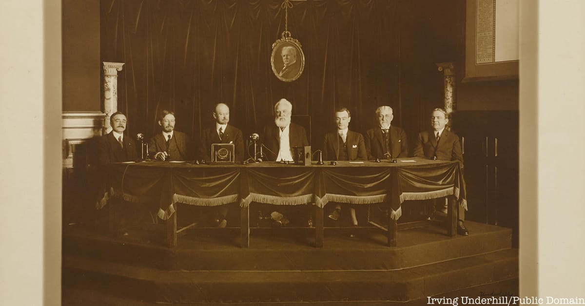 Today in 1915: America's First Intercontinental Telephone Call Takes ...