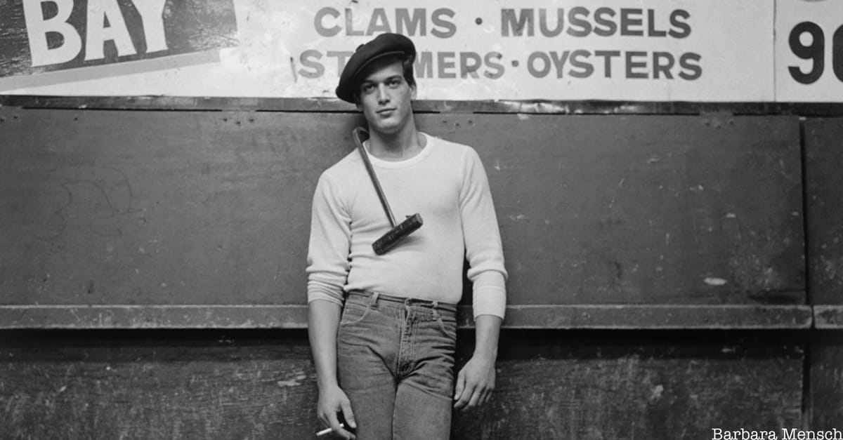 See Captivating Photos of NYC's Fulton Fish Market Workers - Untapped ...