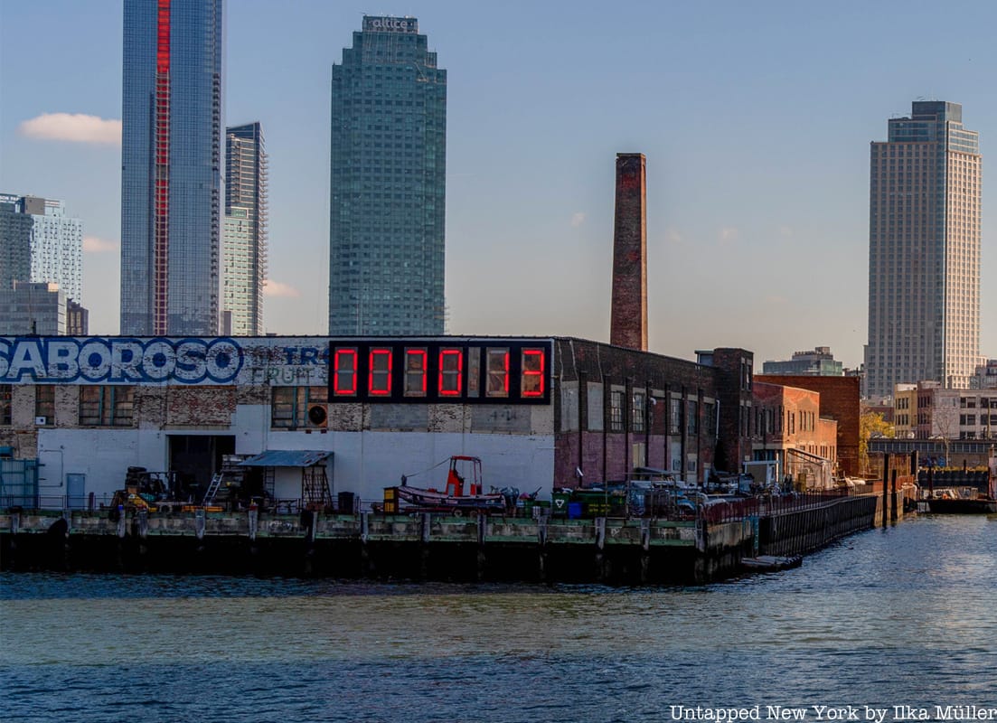 Giant Trump Countdown Clock in Queens Tracks Last Days of His ...