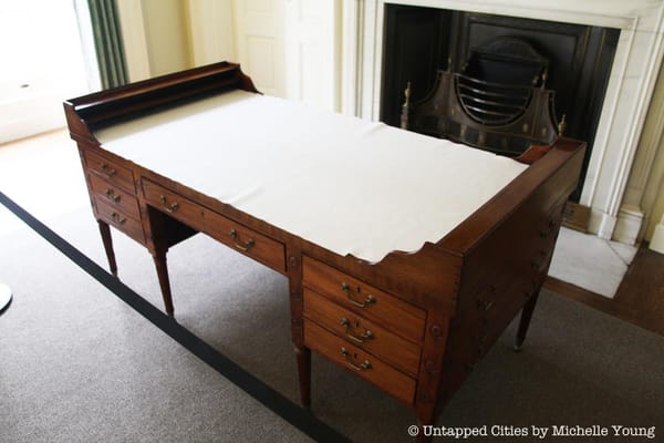 The Desk of George Washington Inside NYC City Hall's Governor Room ...