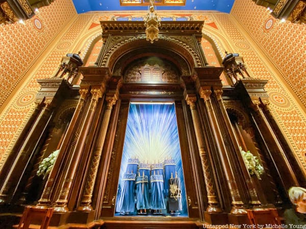 Top 10 Secrets of Manhattan's Stunning Central Synagogue - Untapped New ...
