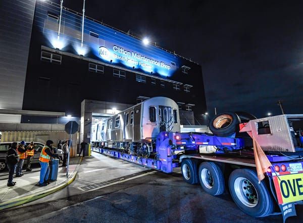 New Staten Island Railway Cars Arrive for the First Time in 50 Years ...