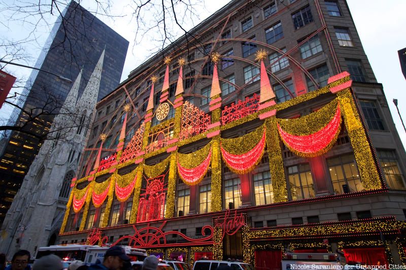 Saks Fifth Avenue New York Logo SAKS FIFTH AVENUE Updated March 2025